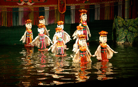 What defines a traditional puppet show? | ARTA